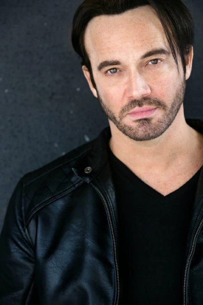 Roger Floyd | Arrowverse Wiki | Fandom