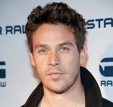 Kevin Alejandro | Arrowverso Wiki | Fandom