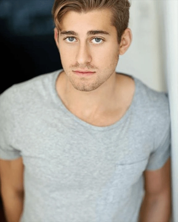 Derek Wallis | Arrowverse Wiki | Fandom