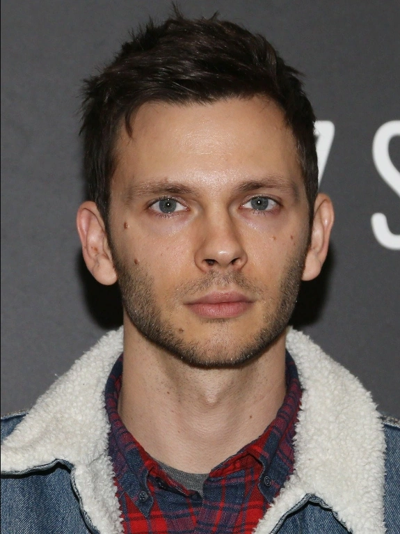 Devon Graye | Arrowverso Wiki | Fandom