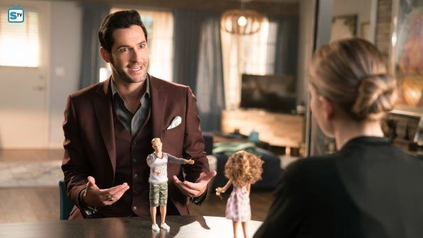 Chloe contro Lucifer | Arrowverse Wiki Italia | Fandom