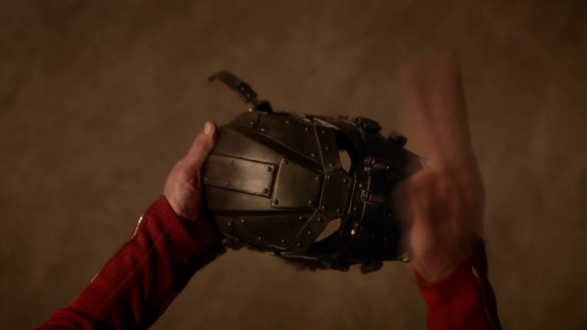 Speed-dampening mask | Arrowverse Wiki | Fandom