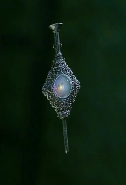 Gellert Grindelwald's pendant | Artifacts Wiki | Fandom