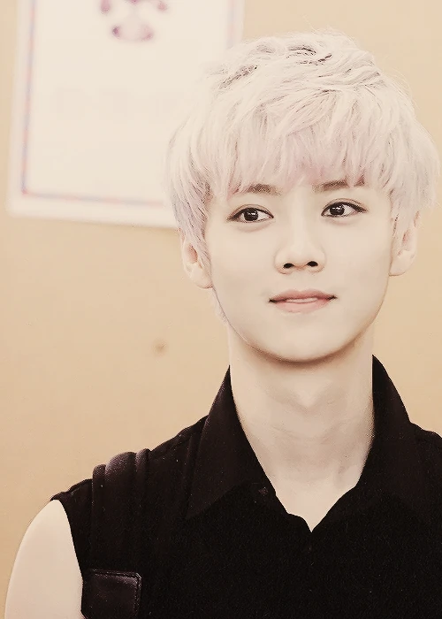 Exo Luhan Crying
