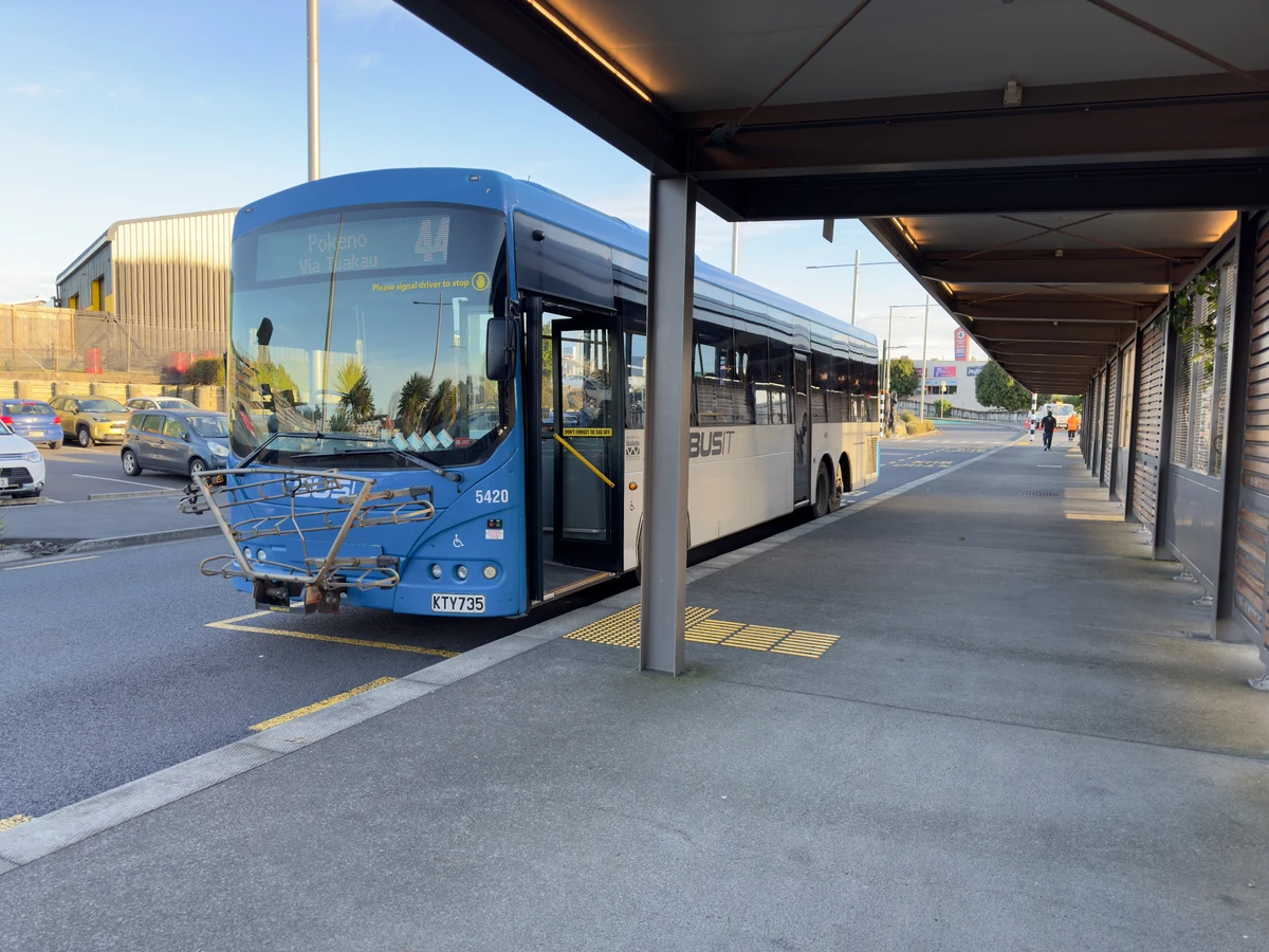 Busit 44 | AT Metro Wiki | Fandom