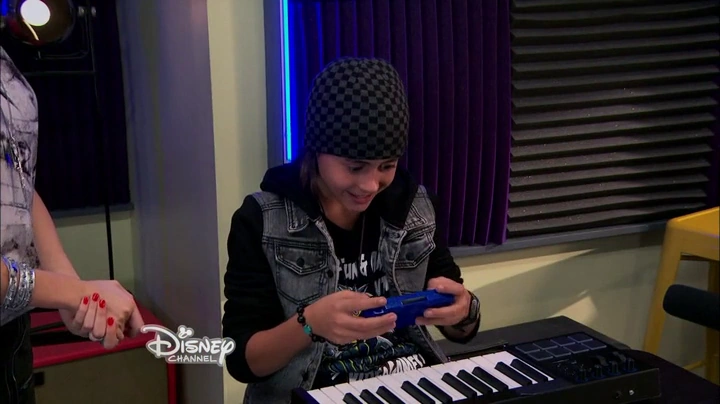 Max | Austin & Ally Wiki | Fandom