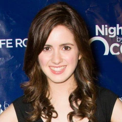 Kiersey Clemons And Laura Marano