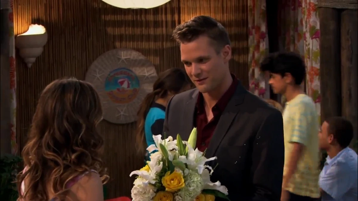 Gavin Young | Austin & Ally Wiki | Fandom