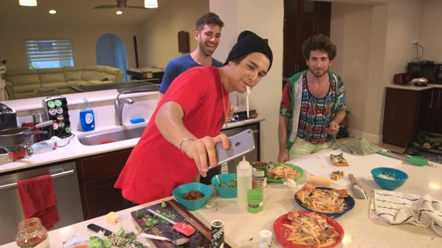 Brothers Green: EATS! | Austin Mahone Wiki | Fandom