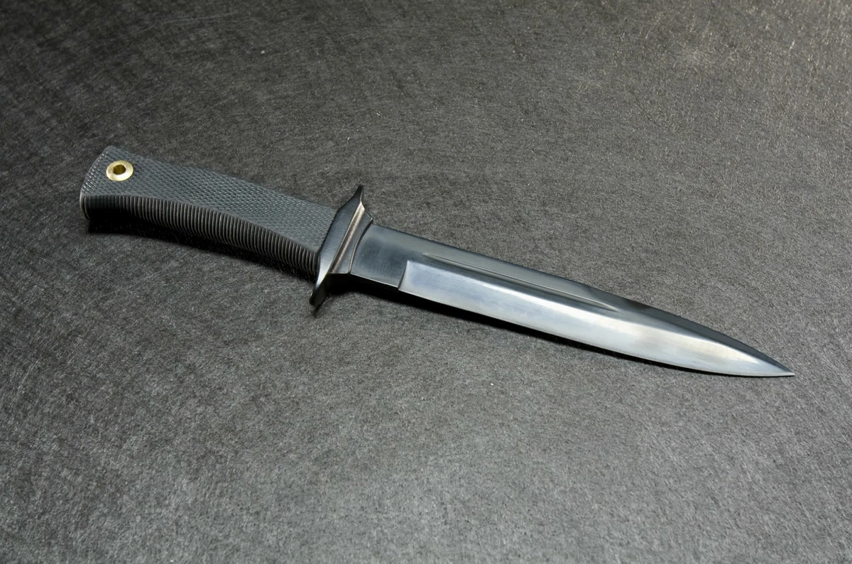 SecOps Knife | Avatar: Initium Wiki | Fandom