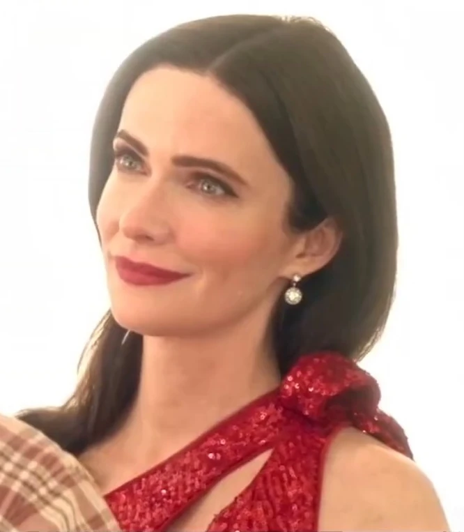Elizabeth Tulloch | Film and Television Wikia | Fandom