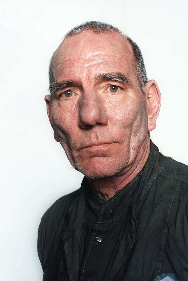 Pete Postlethwaite | Film and Television Wikia | Fandom