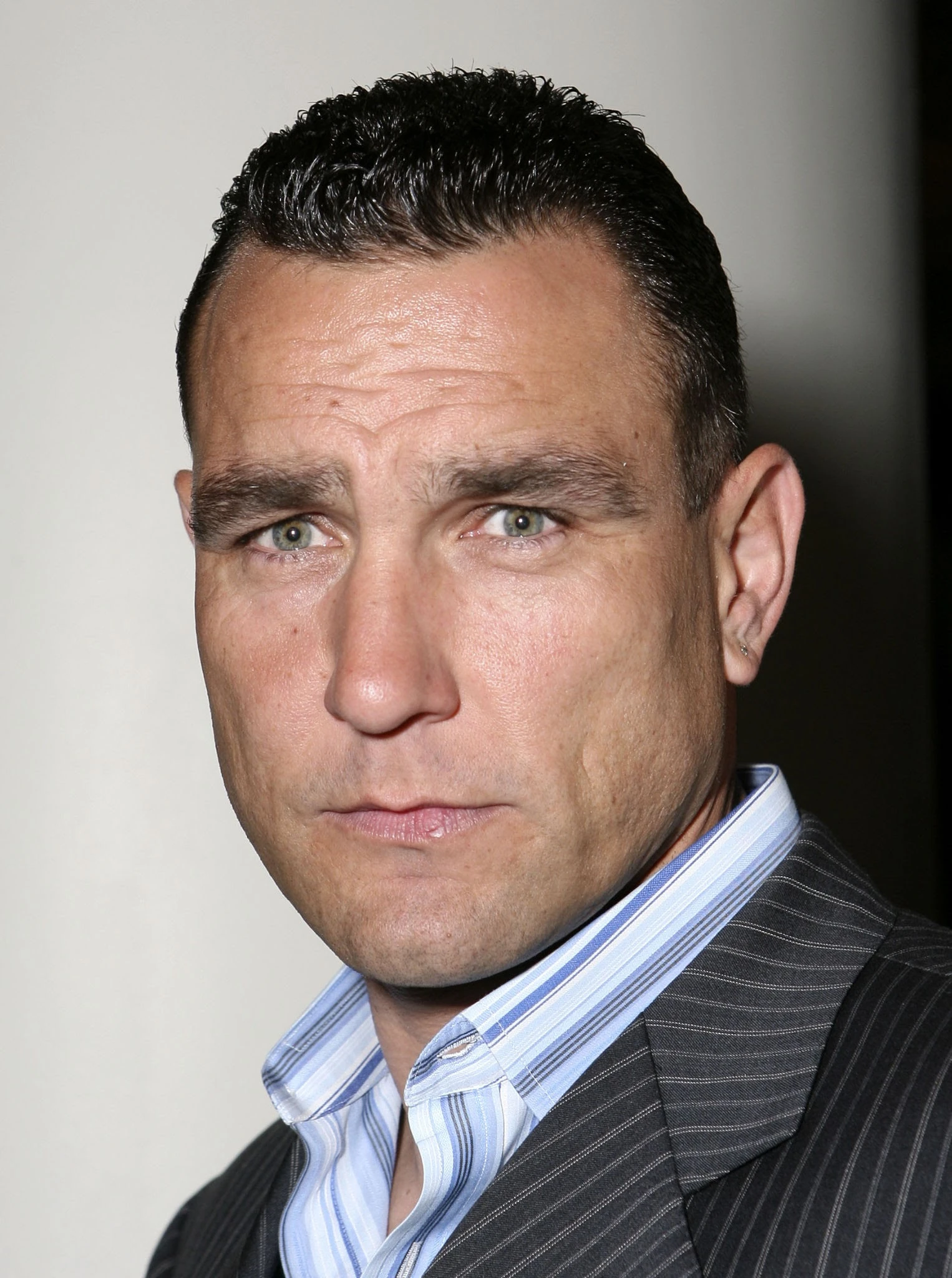 Tuta Muscolare Juggernaut Di Vinnie Jones Vinnie Jones Immagini E