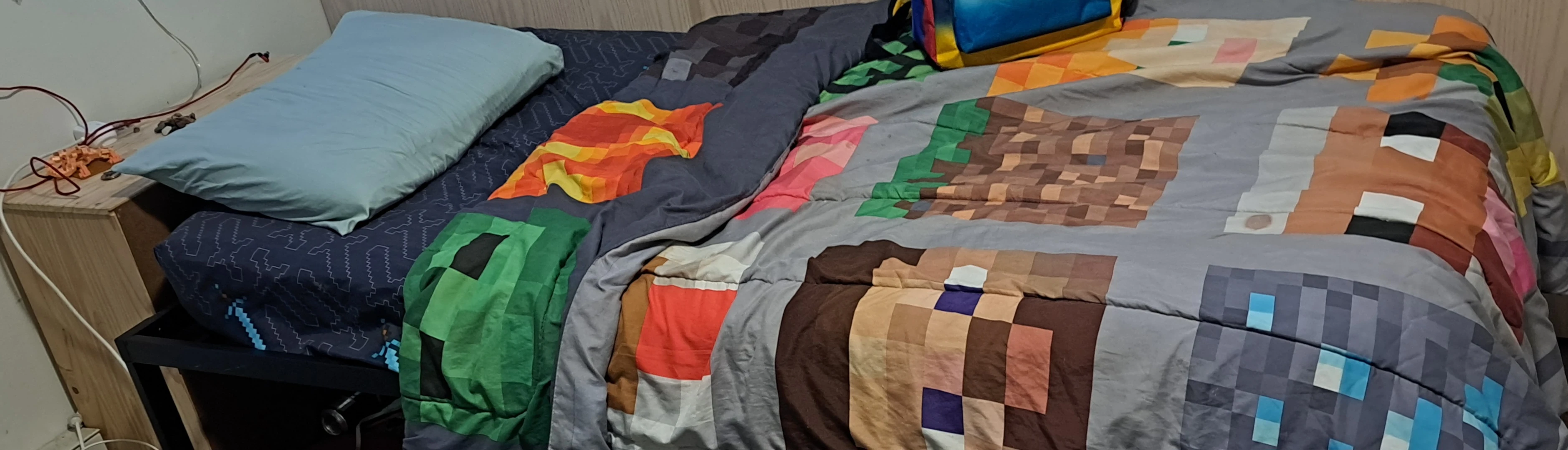 Bed reveal because people are doing it ig 🤷‍♀️ (minecraft bed, real ...