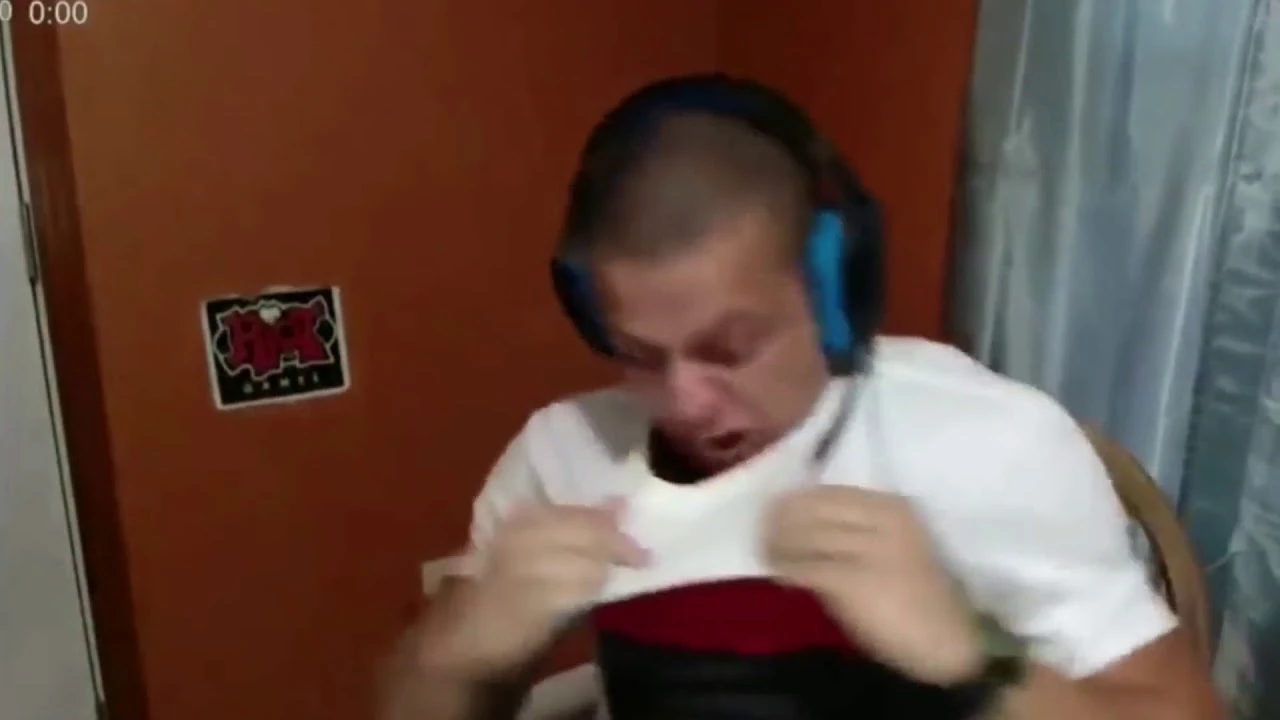 Me when I have been using a certain outfit/pfp for more than a week ...