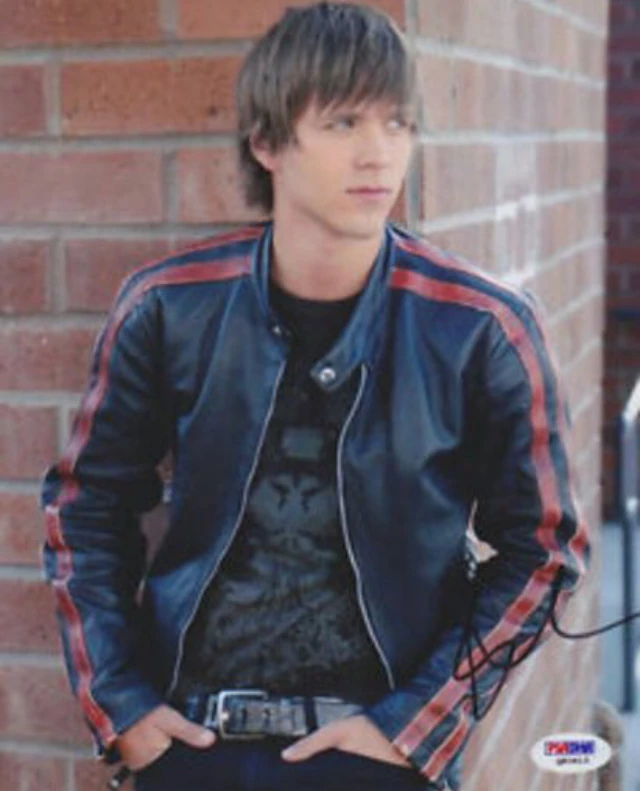 Kit Taylor from Kamen Rider Dragon Knight is my favorite superhero He ...