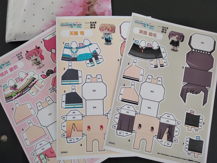 i printed out some pictures & paper figures! | Fandom