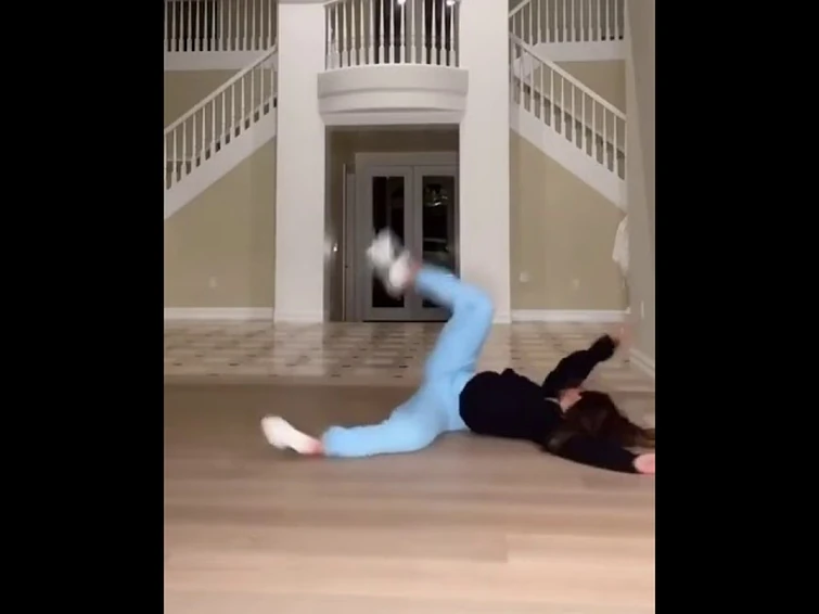 If I see SMG3 doing this I will have a heart attack and my nose will ...