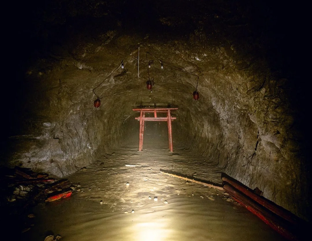 Level 8: "Cave System" | Backrooms Blix Wiki | Fandom