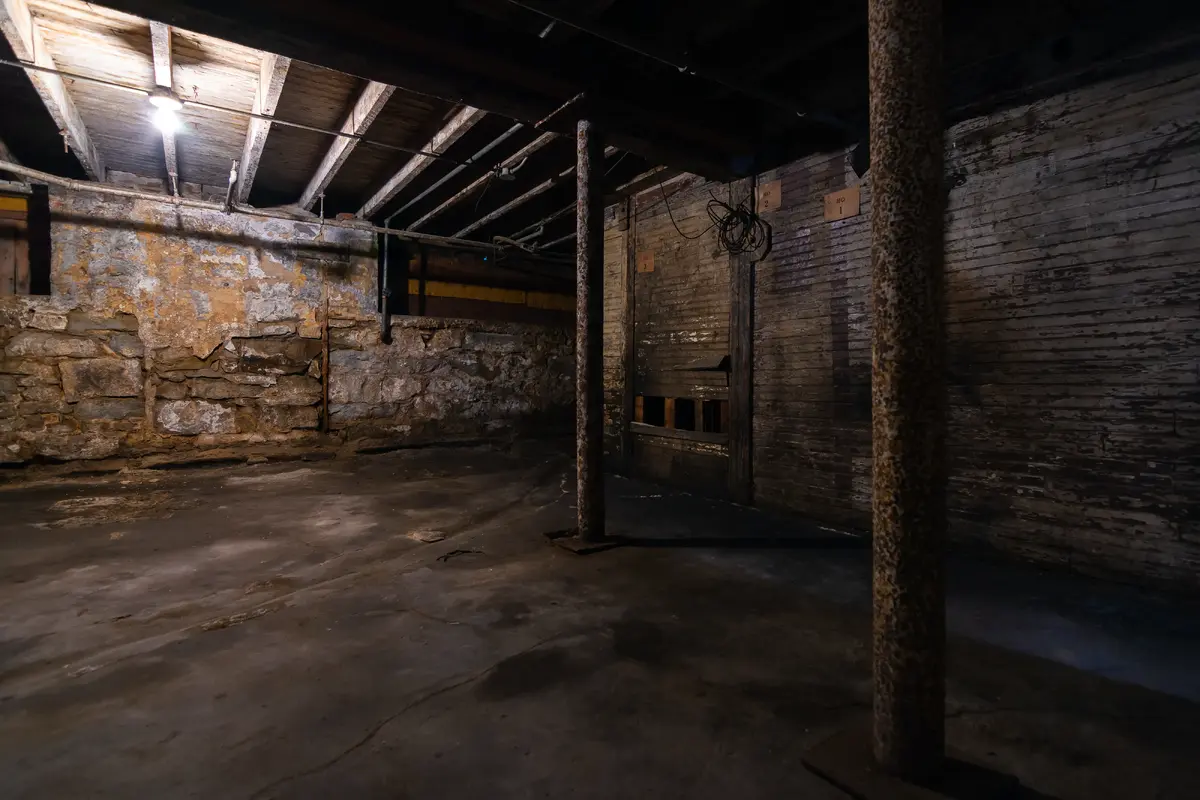 Level 6ᵍᵒᵒᵍᵒˡ: "Apartment Basement" | Backrooms Freewriting Wiki | Fandom