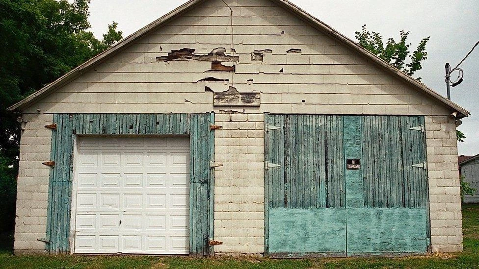 Sparse Garage | Backrooms Freewriting Wiki | Fandom