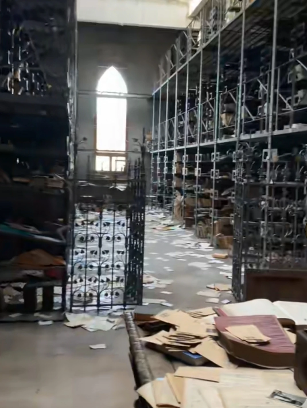 Level -8004: "Metallic Library" | Backrooms Freewriting Wiki | Fandom