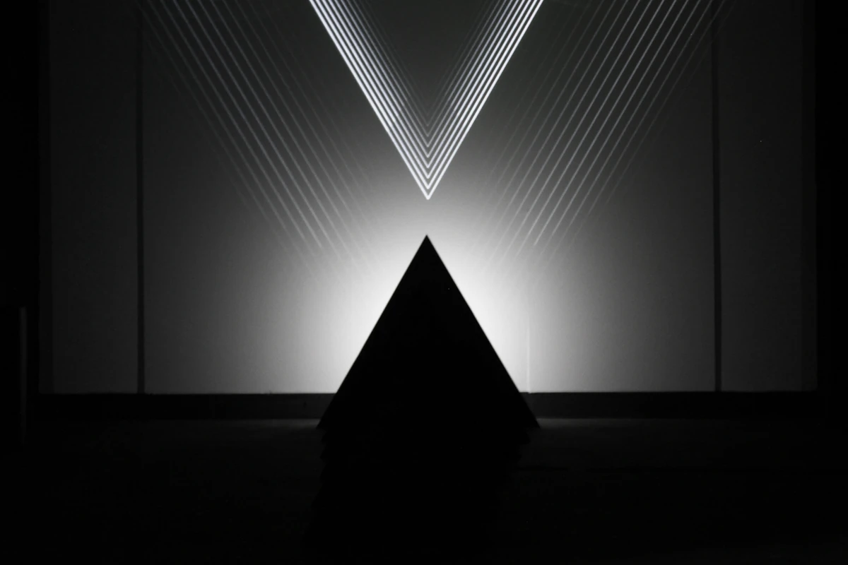Level 240: "Glitched Triangle" | Backrooms Freewriting Wiki | Fandom