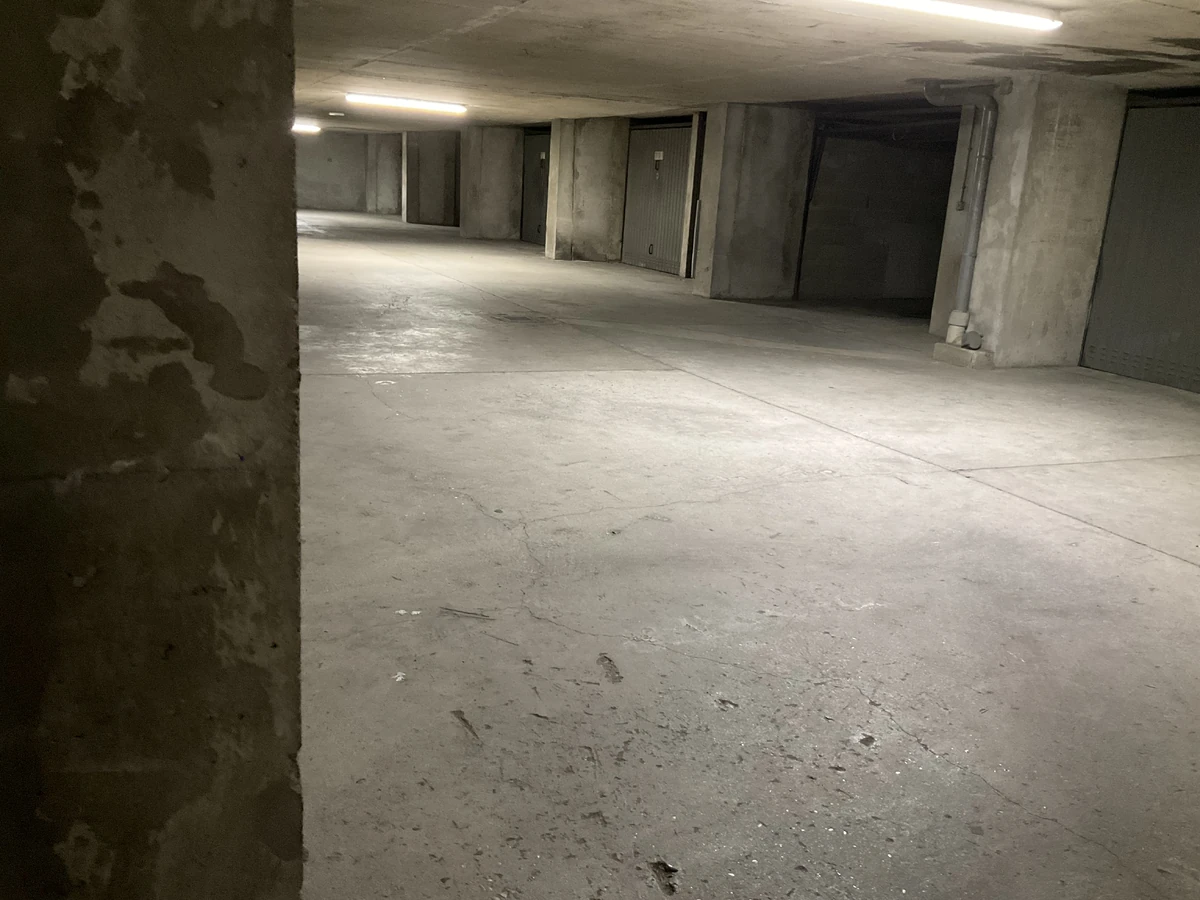 Level 1711: "Claustrophobic Car Storage" | Backrooms Freewriting Wiki ...