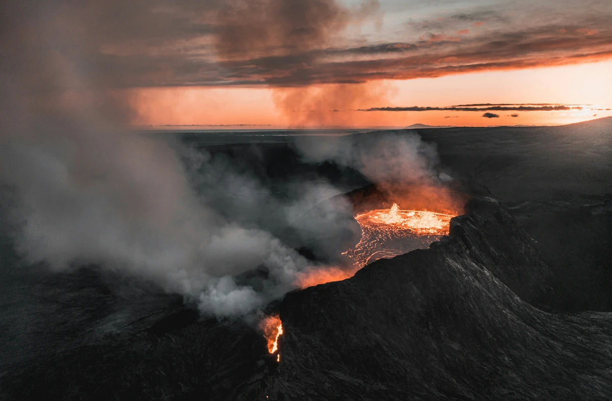 Level 765: "On the big island lives a volcano" | Backrooms Freewriting ...