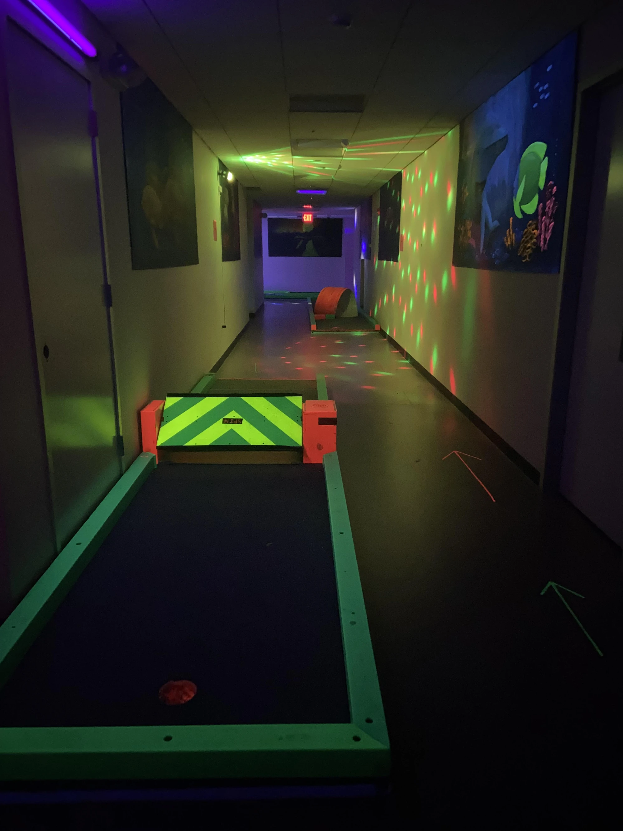 Level 68: "Indoor Mini Golf Course" | Backrooms Freewriting Wiki | Fandom