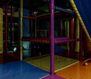 As Salas de Brincar | Wiki Backrooms | Fandom