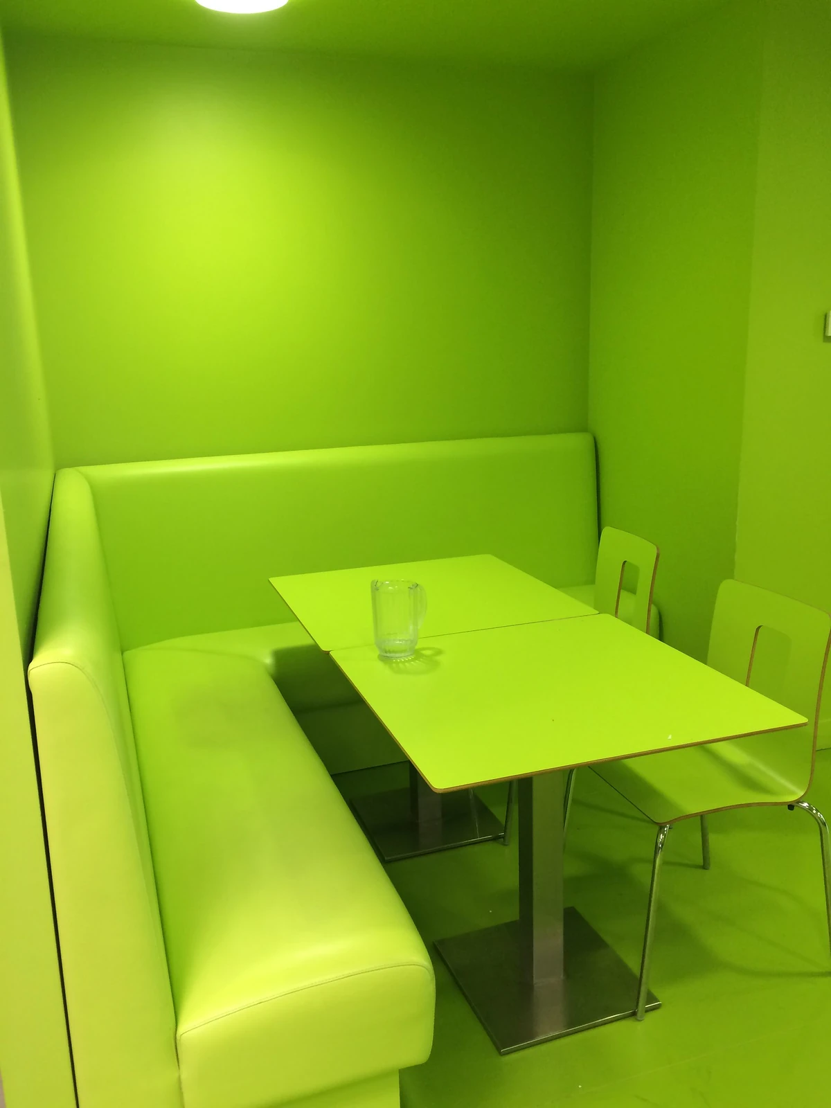 Level 76 η: "曰くつきロビー" | Backrooms Wiki | Fandom