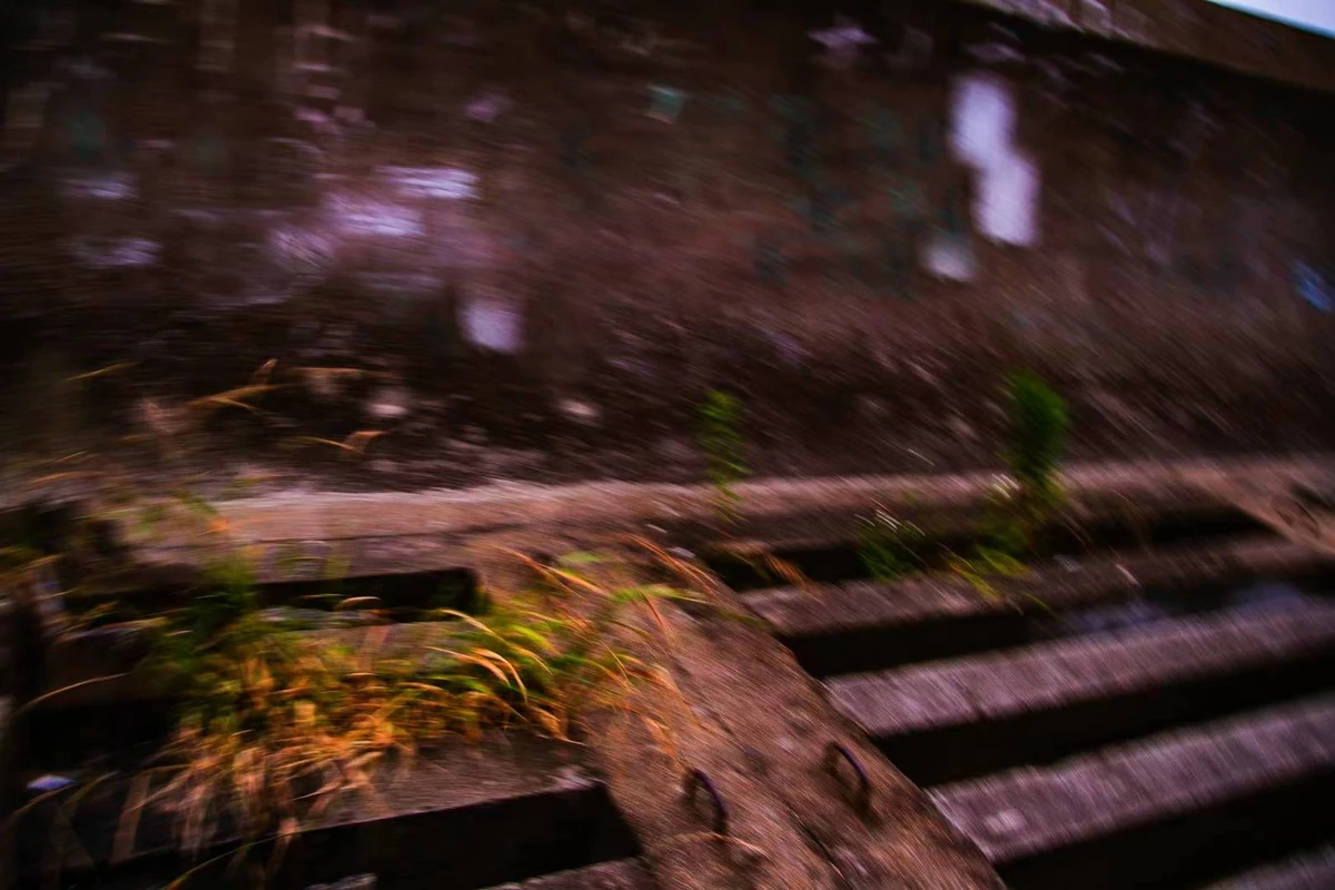 Level ZH 92 "Cenotaph 纪念塔" | Backrooms Wiki | Fandom