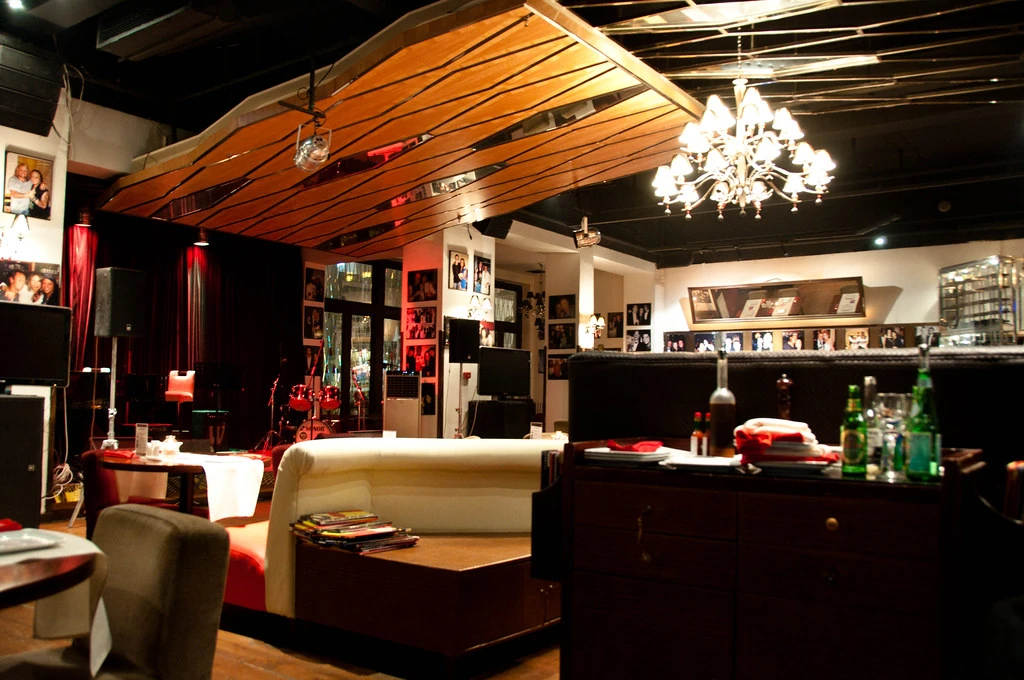 Nível 42-D: ";)" | Wiki Backrooms | Fandom