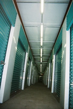 Level 20.6: "The Darkened Storage Units"(暗闇の収納ユニット) | Backrooms Wiki ...