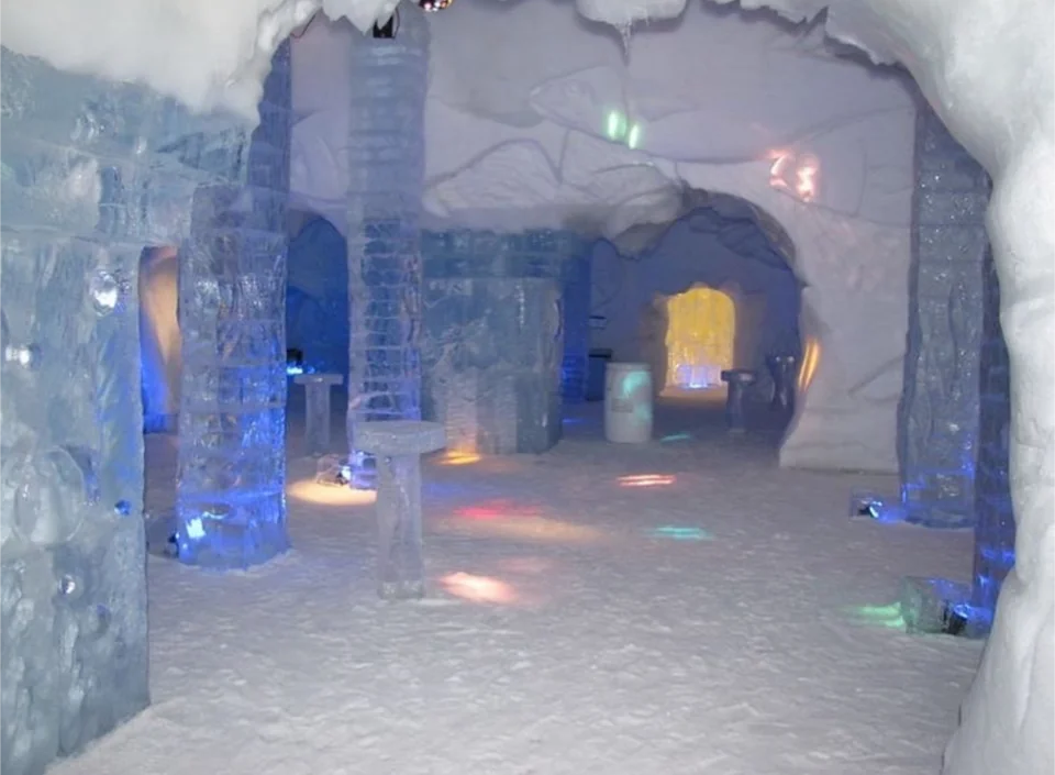 Level 504: The Yule's Festival of Dusk | Backrooms Wiki | Fandom