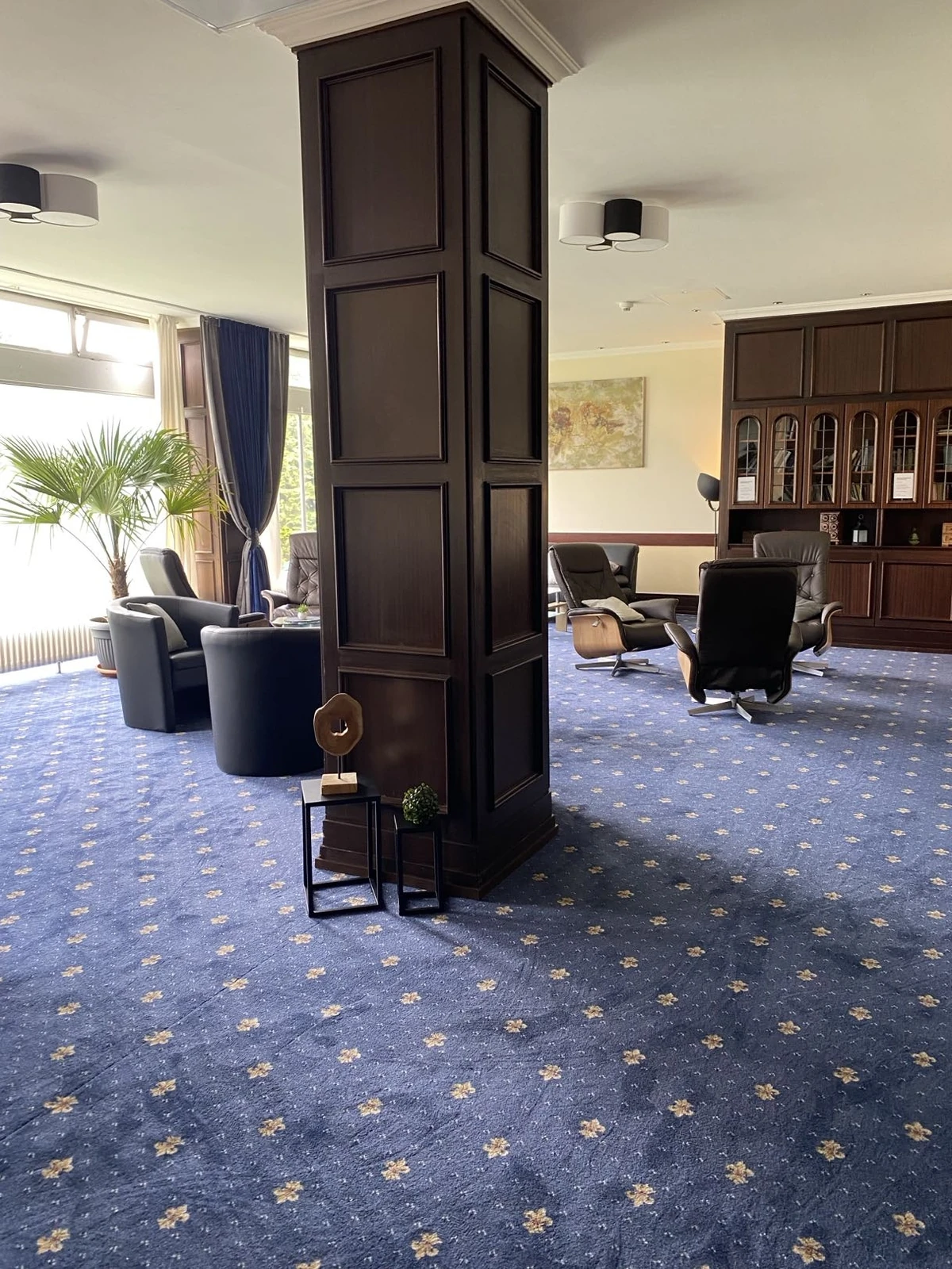 Level 236: “Finite Lounge” | Backrooms Wiki | Fandom
