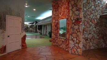 Level 84:"Homogenous Skyline(均質なビル群)" | Backrooms Wiki | Fandom