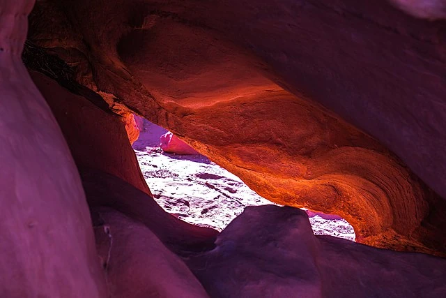 Level 24.01 η: "コーラの洞窟" | Backrooms Wiki | Fandom