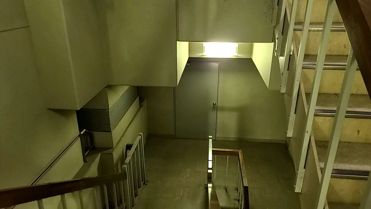 Level 000 η: "色褪せた階段" | Backrooms Wiki | Fandom