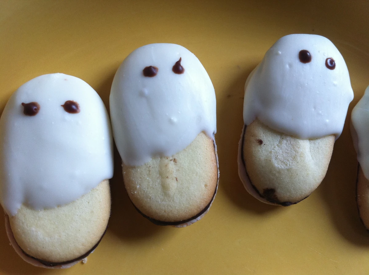 Spooky Milano Ghost Cookies | Dessert Wiki | Fandom