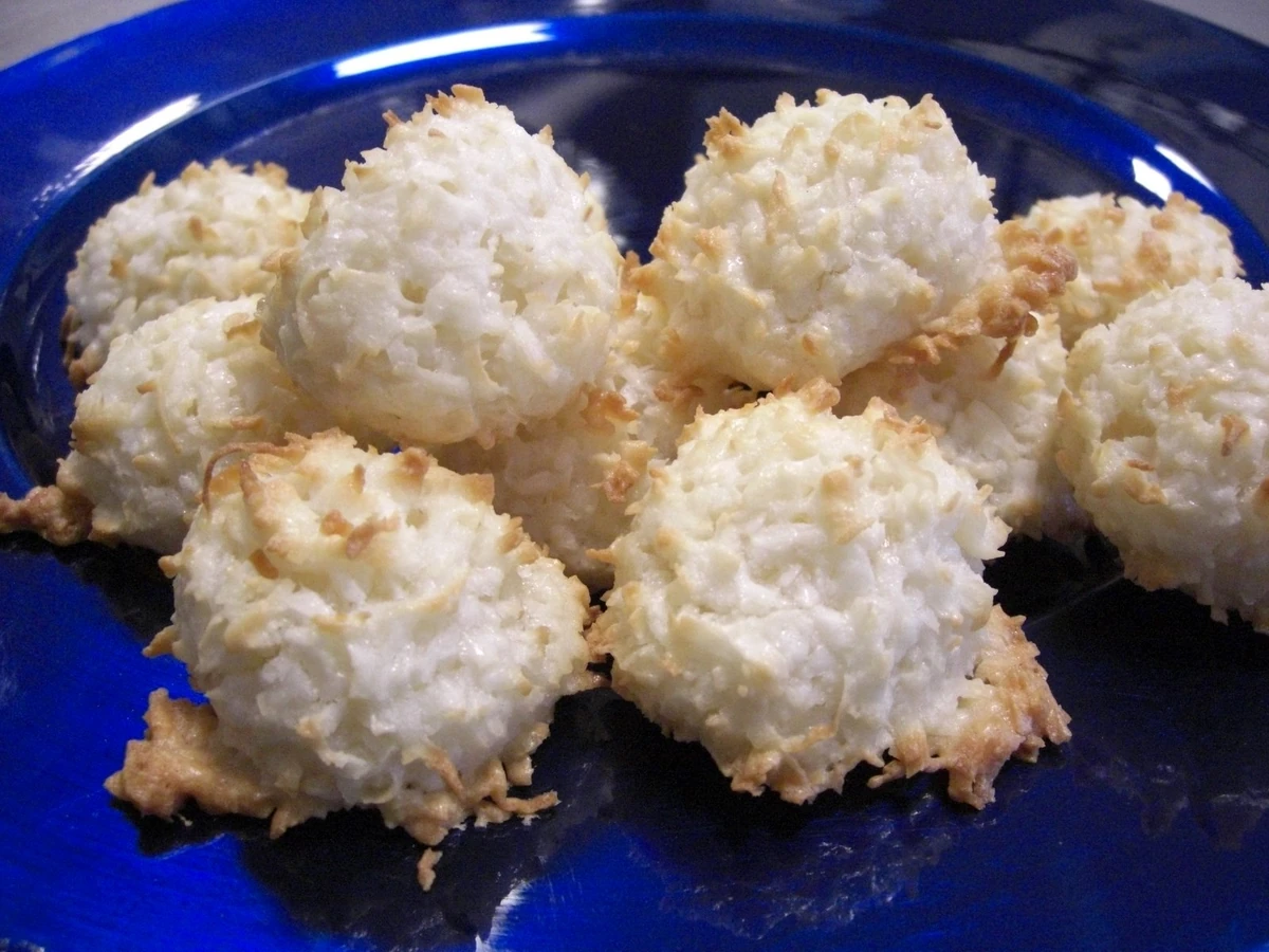 Coconut Macaroons | Dessert Wiki | Fandom