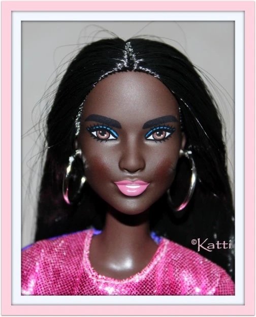 Gwen | Barbie Character Database Wiki | Fandom