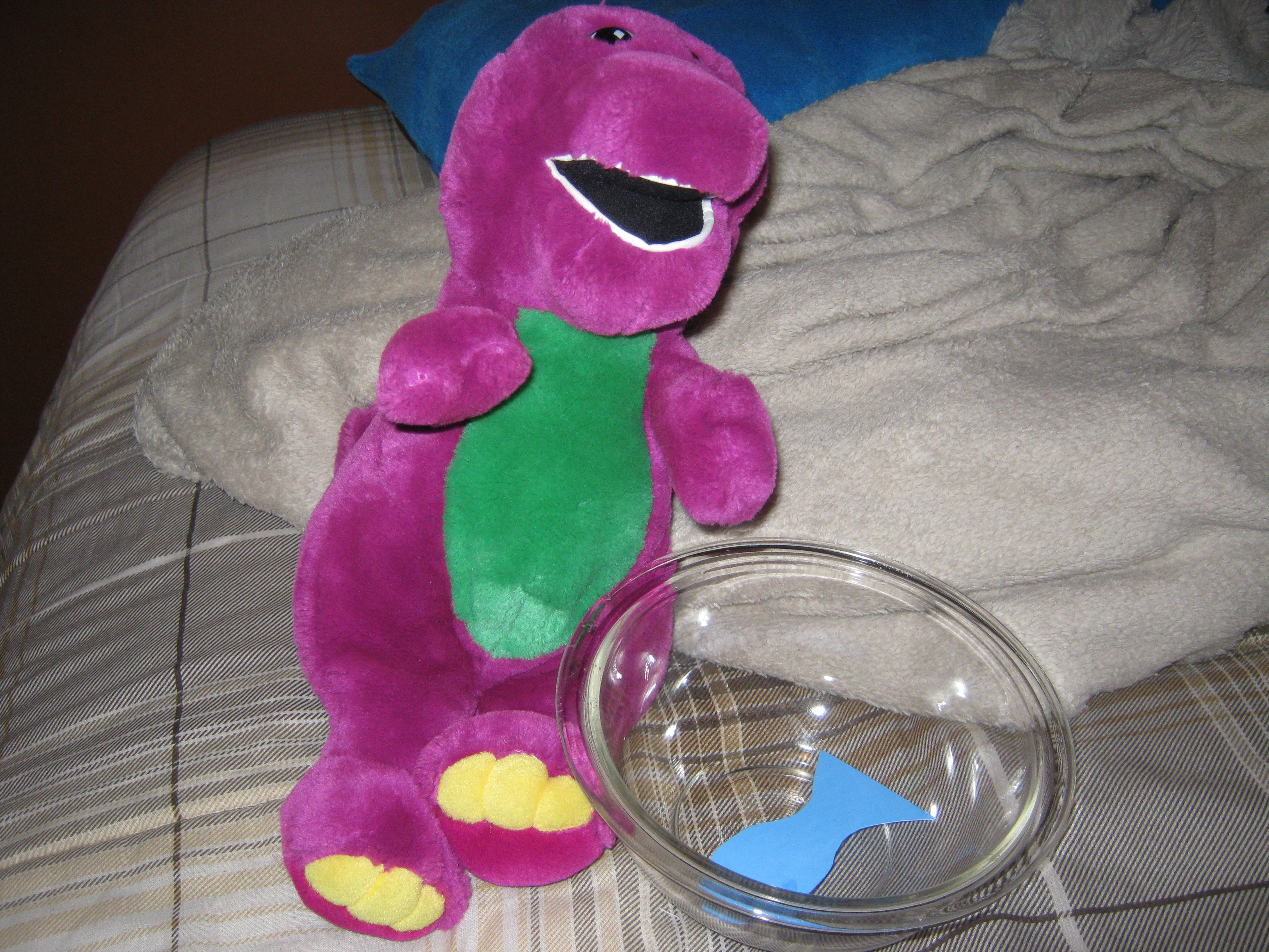 Colors Fish Has Red, Yellow, Black, White & Blue | Barney&Friends Wiki ...