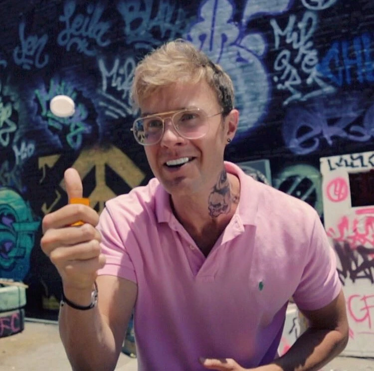 Mr. King | Bart Baker Wiki | Fandom