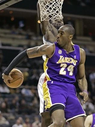 Behind-The-Back-Pass | Basketball Wiki | Fandom