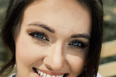 Kiersey Clemons On Shake It Up