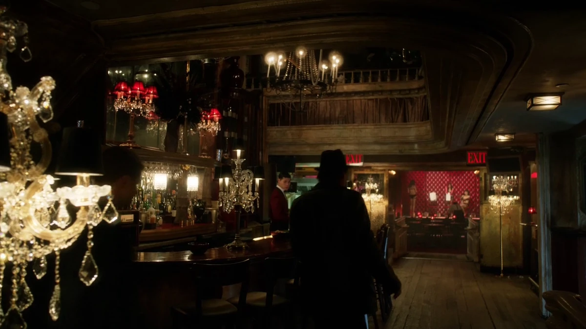 Mooney's Nightclub | Batman: Anarky Wiki | Fandom