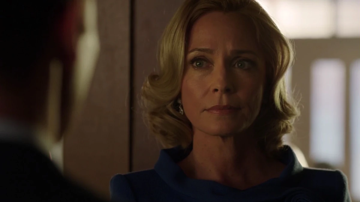 Moira Queen (Earth-2) | Batman: Anarky Wiki | Fandom