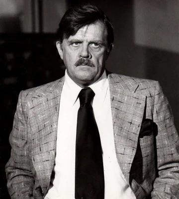 Pat Hingle Dies